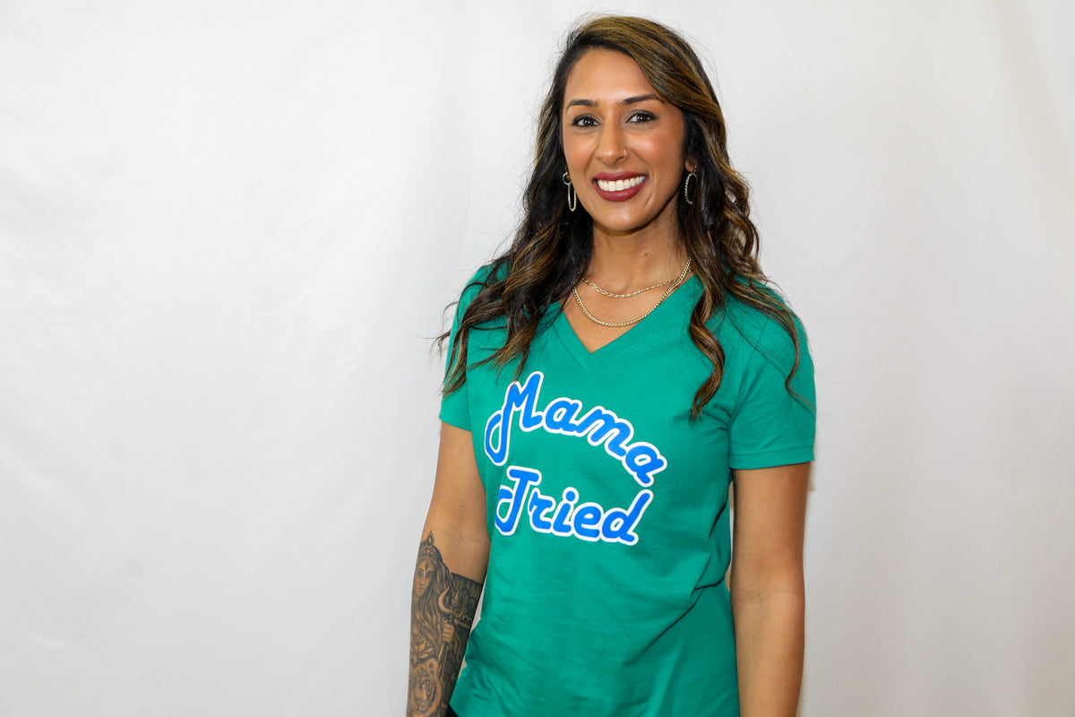 Mama Tried V-Neck - Kelly Green – Things That Matter Lifestyle